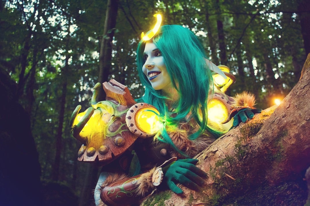 Installing LEDs into Props and Costumes - KamuiCosplay - Blog